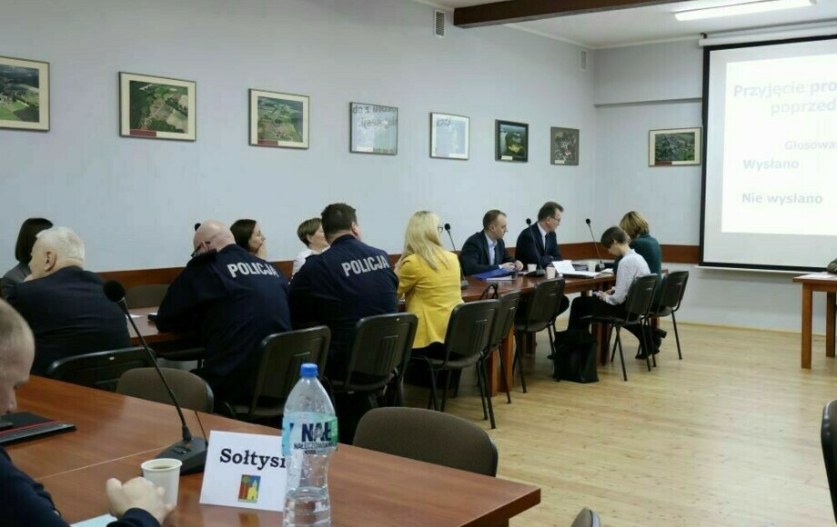 ODBYŁA SIĘ ZWYCZAJNA SESJA RADY GMINY MIEDZICHOWO - Gmina Miedzichowo ODBYŁA SIĘ ZWYCZAJNA SESJA RADY GMINY MIEDZICHOWO - Gmina Miedzichowo